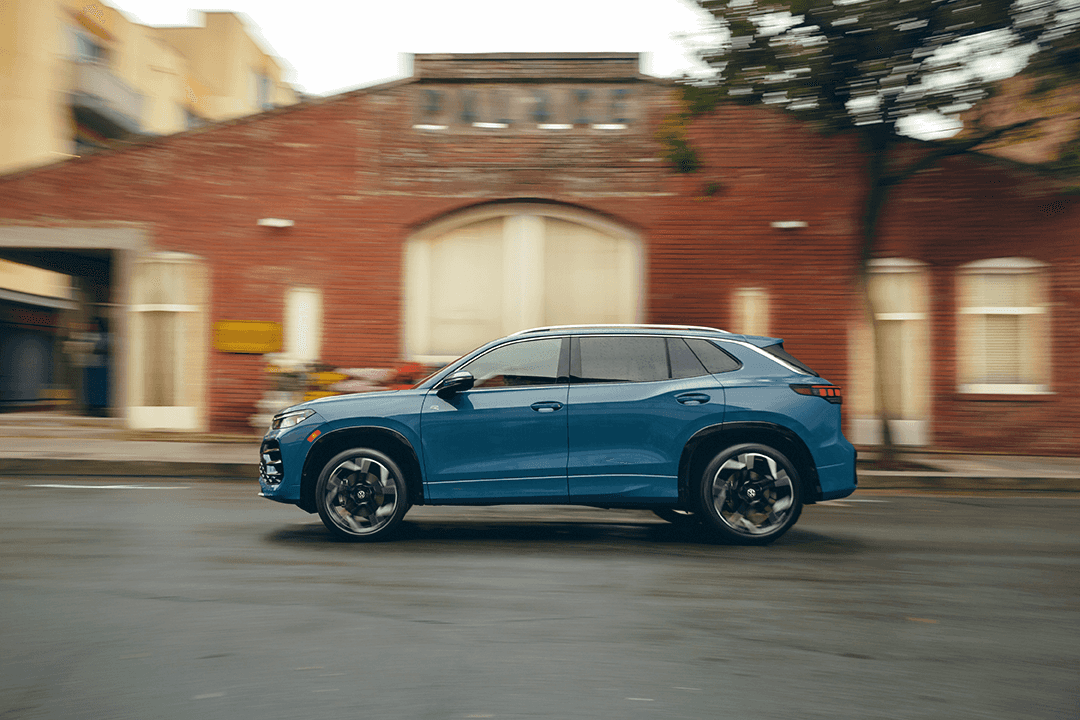 Volkswagen Tiguan SEL R-Line Turbo lands a spot on 2026 Wards 10 Best ...