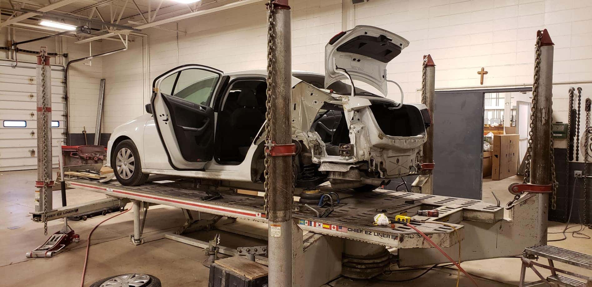 Collision Repair Center In Elmhurst, IL | Larry Roesch Chrysler Jeep ...