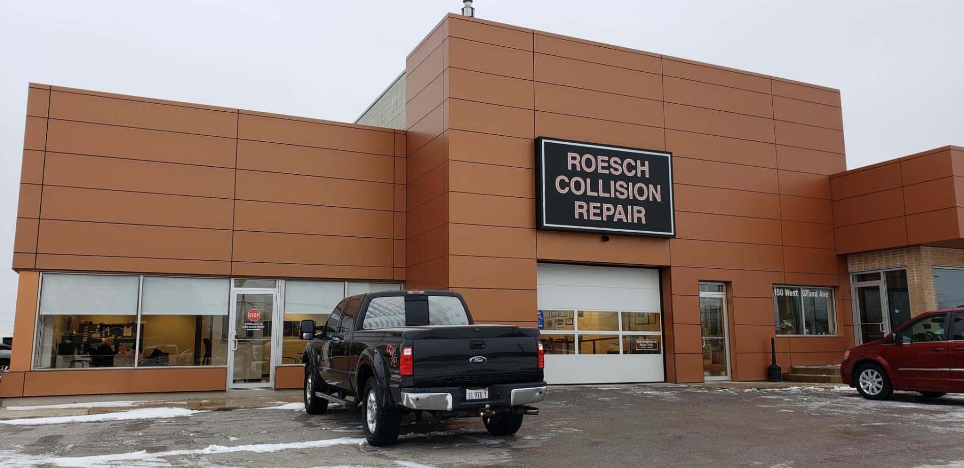 Collision Repair Center In Elmhurst, IL | Larry Roesch Chrysler Jeep ...