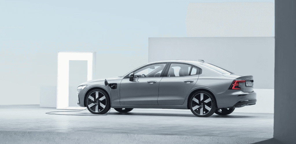 2025 Volvo S60 Plug-In Hybrid (Overview) | Volvo Cars Gilbert