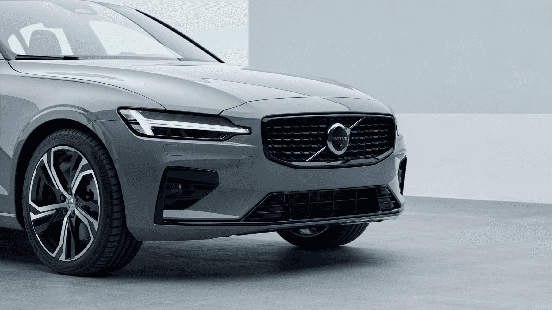 2022 Volvo S60 vs. 2025 Model: What’s Different? | Volvo Cars Gilbert