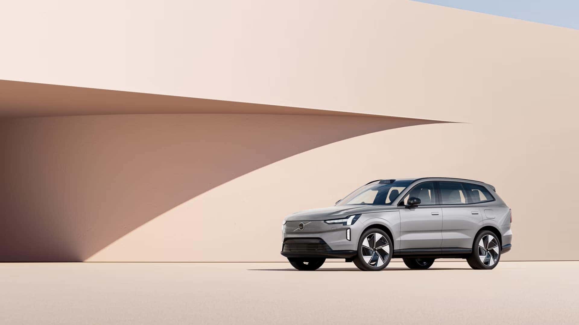 Volvo EX90 Wins 2025 World Luxury Car of the Year | Volvo Cars Gilbert
